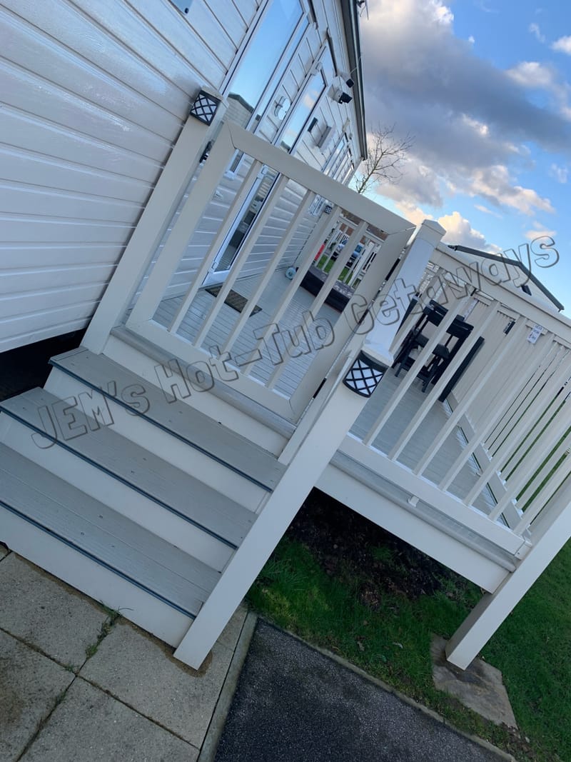 8 Berth Holiday Home - JEMs Luxury Hot-Tub Getaways